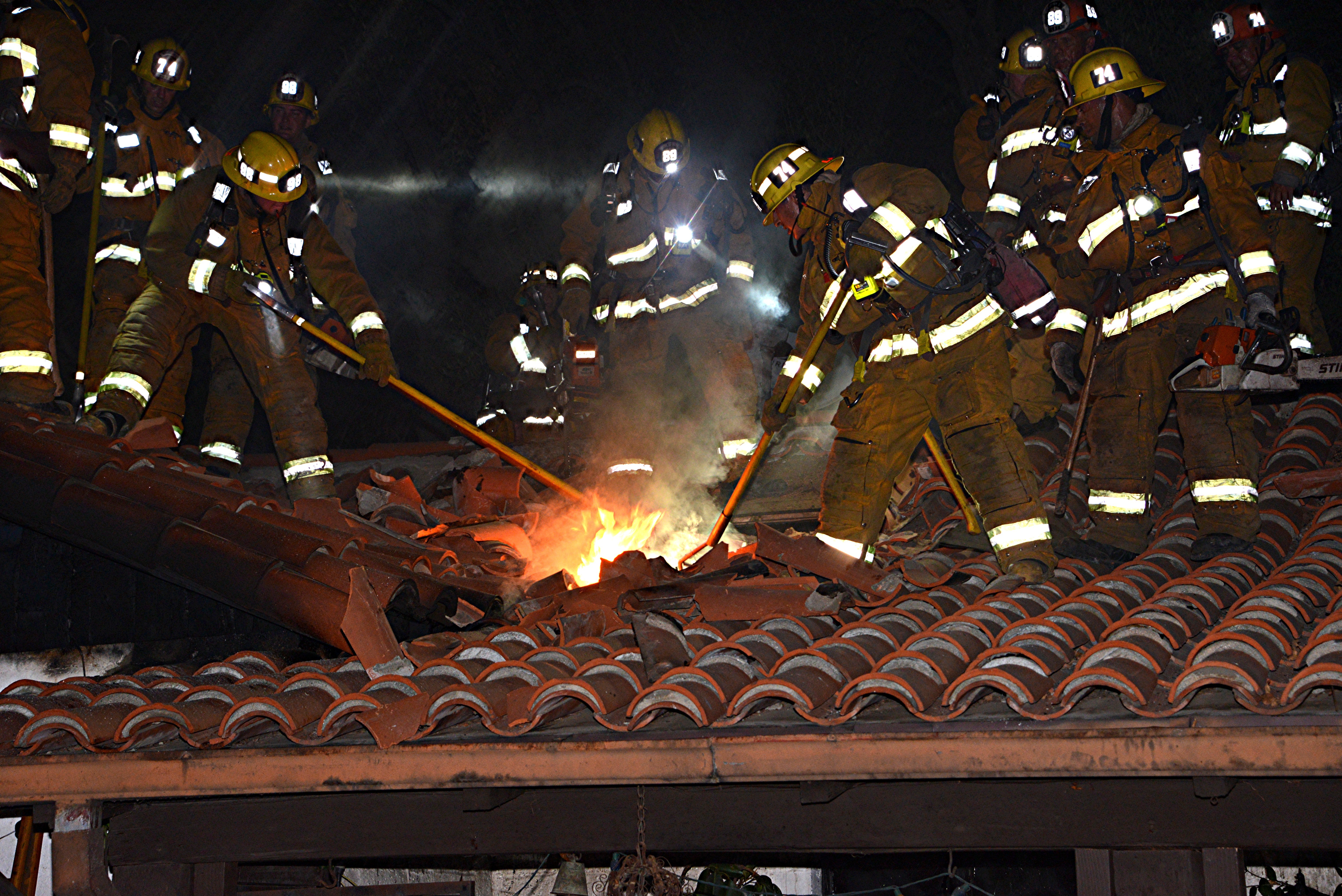 Two Dead, Woman and Firefighter Injured in La Tuna Canyon House Fire ...